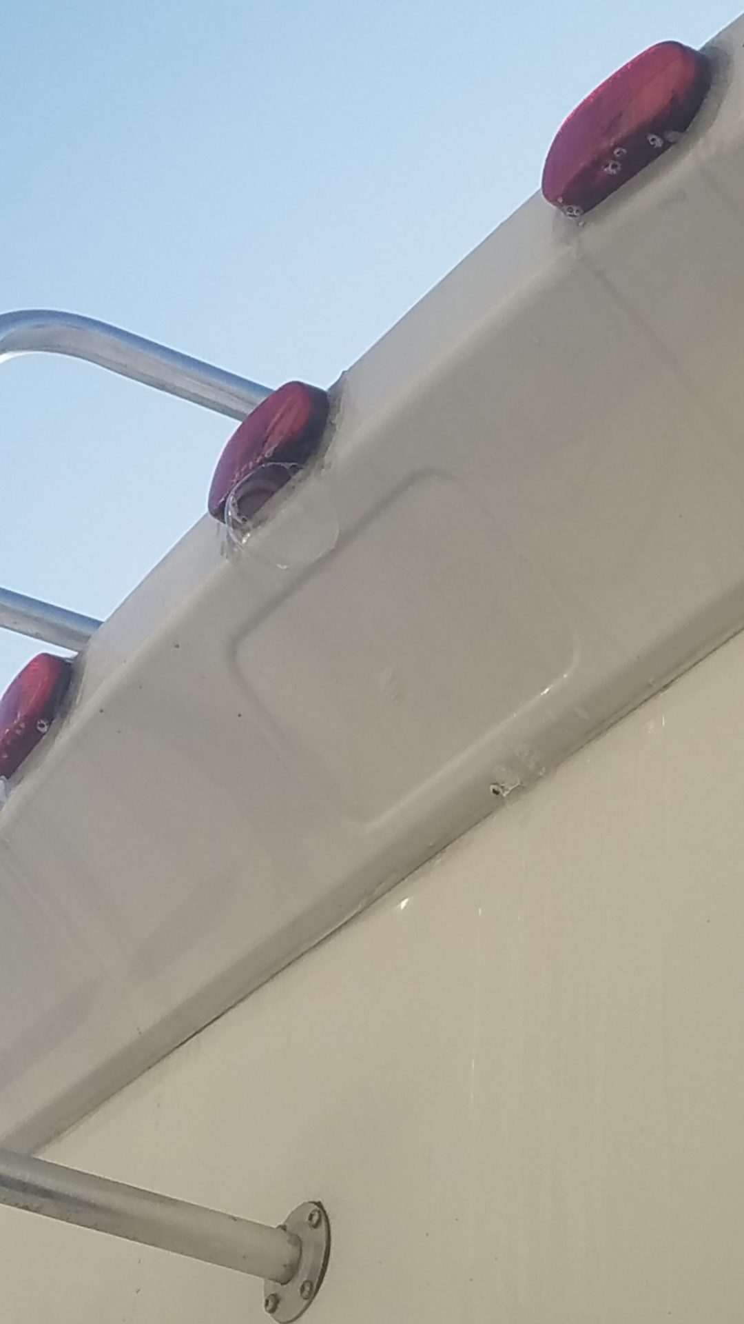 How We Pressure Tested Our RV for Roof Leaks – RVBlogger