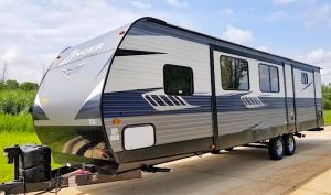10 Best Travel Trailers with 2 Bedrooms – RVBlogger
