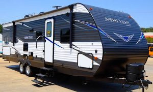 10 Best Travel Trailers with 2 Bedrooms – RVBlogger