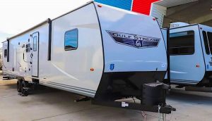 10 Best Travel Trailers with 2 Bedrooms – RVBlogger