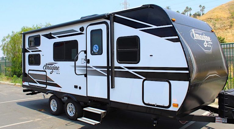 11 Best Travel Trailers with Murphy Beds – RVBlogger