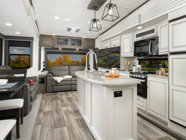 10 Awesome 5th Wheels with 2 Bedrooms – RVBlogger