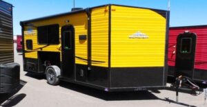 5 Best Fish House RVs for Ice Fishing – RVBlogger