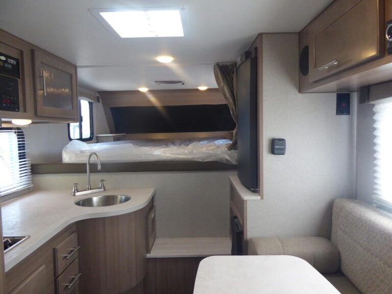 9 Best Used Truck Campers For Half-Ton Trucks – RVBlogger