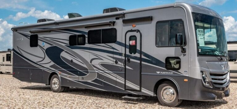 8 Best RVs for Traveling with Dogs – RVBlogger