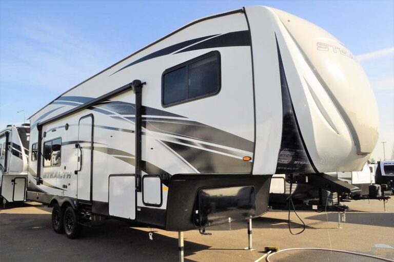 10 Shortest Fifth-Wheel Toy Haulers – RVBlogger