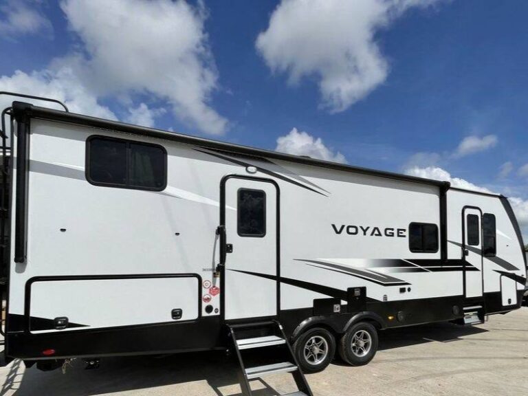 10 Best RVs With Fireplaces: 2024 Models – RVBlogger