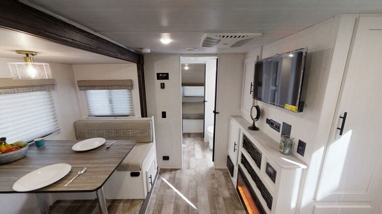 10 Best RVs With Fireplaces: 2024 Models – RVBlogger