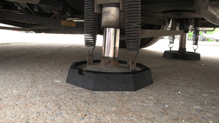 Best RV Jack Pads To Level And Stabilize Your RV – RVBlogger
