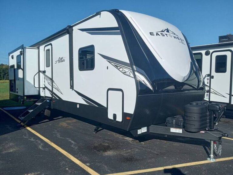 10 Best RVs with Office Space to Work Remotely