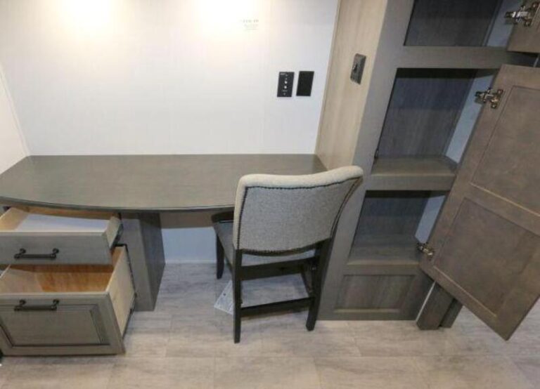 10 Best RVs with Office Space to Work Remotely