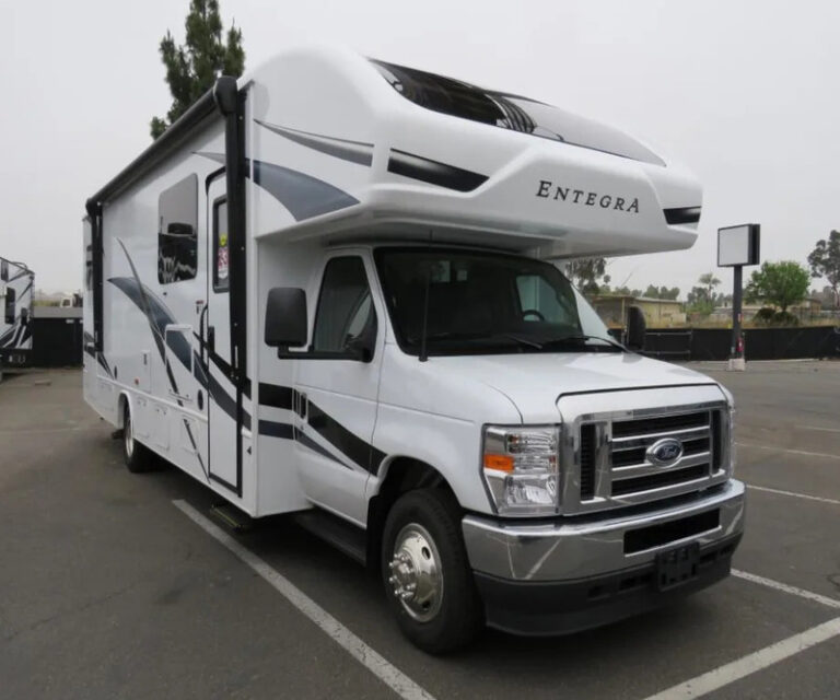 8 Awesome Class C RVs with Bunk Beds – RVBlogger