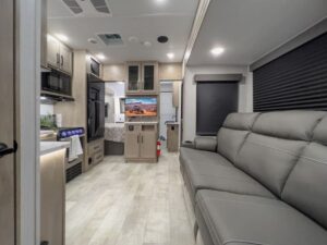 10 Best Class B Floor Plans with Bathrooms – RVBlogger