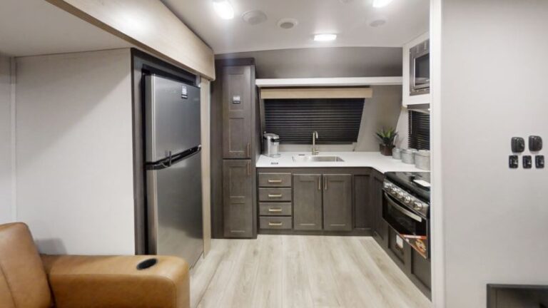 10 Best Travel Trailers with a King Bed - RVBlogger