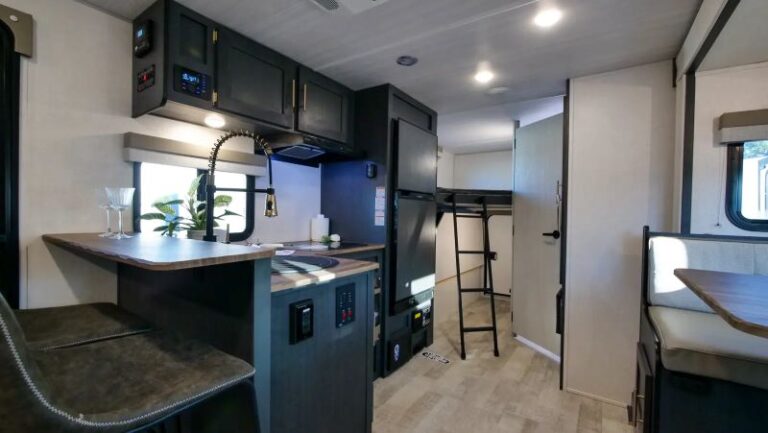 10 Best Travel Trailers with Murphy Beds – RVBlogger