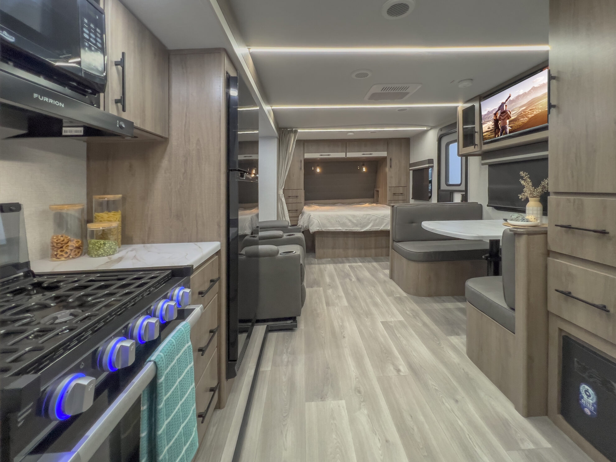 7 Best Travel Trailers Under 7000 LBS – RVBlogger