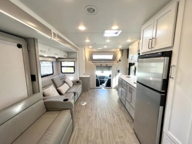 10 Best Class C RVs With Murphy Beds – RVBlogger