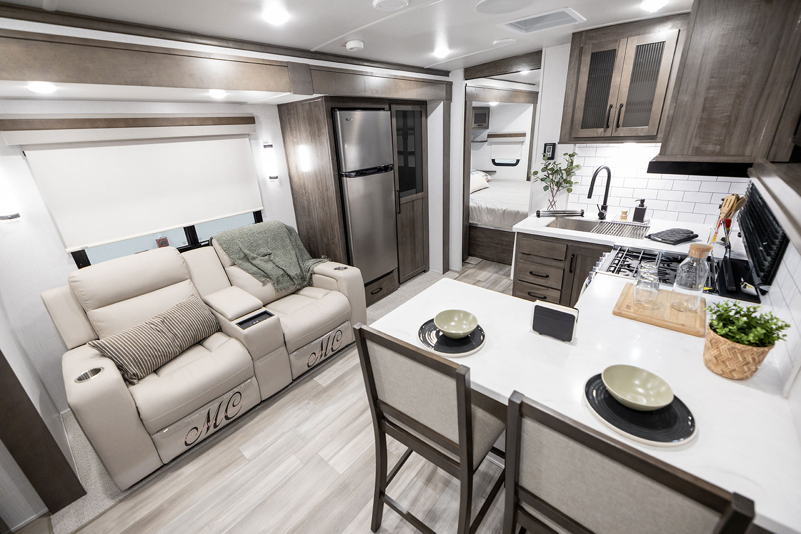 5 Best Camper Trailers with No Dinette – RVBlogger