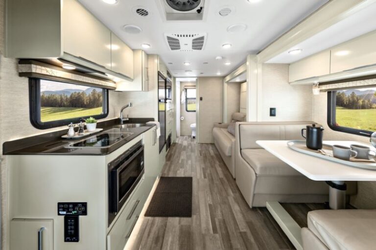 10 Best Class C RVs With Murphy Beds – RVBlogger