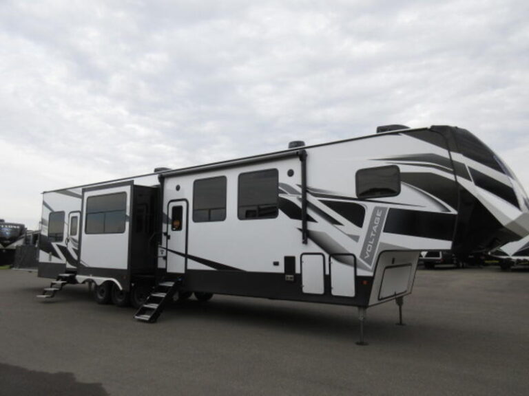 10 Best RVs With 3 Bedrooms – RVBlogger