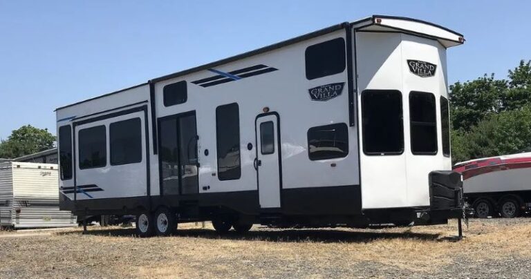 10 Best RVs With 3 Bedrooms – RVBlogger