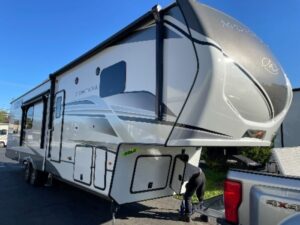 10 Best RVs With 3 Bedrooms: New 2024 Models – RVBlogger