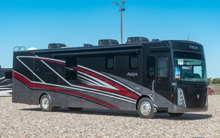 10 Best RVs With 3 Bedrooms – RVBlogger