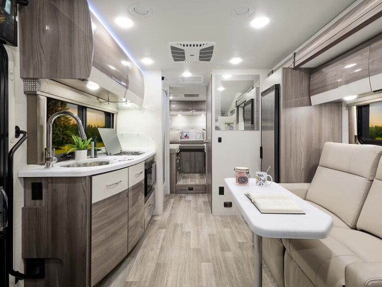 5 Best Small Motorhomes With Slide Outs – RVBlogger